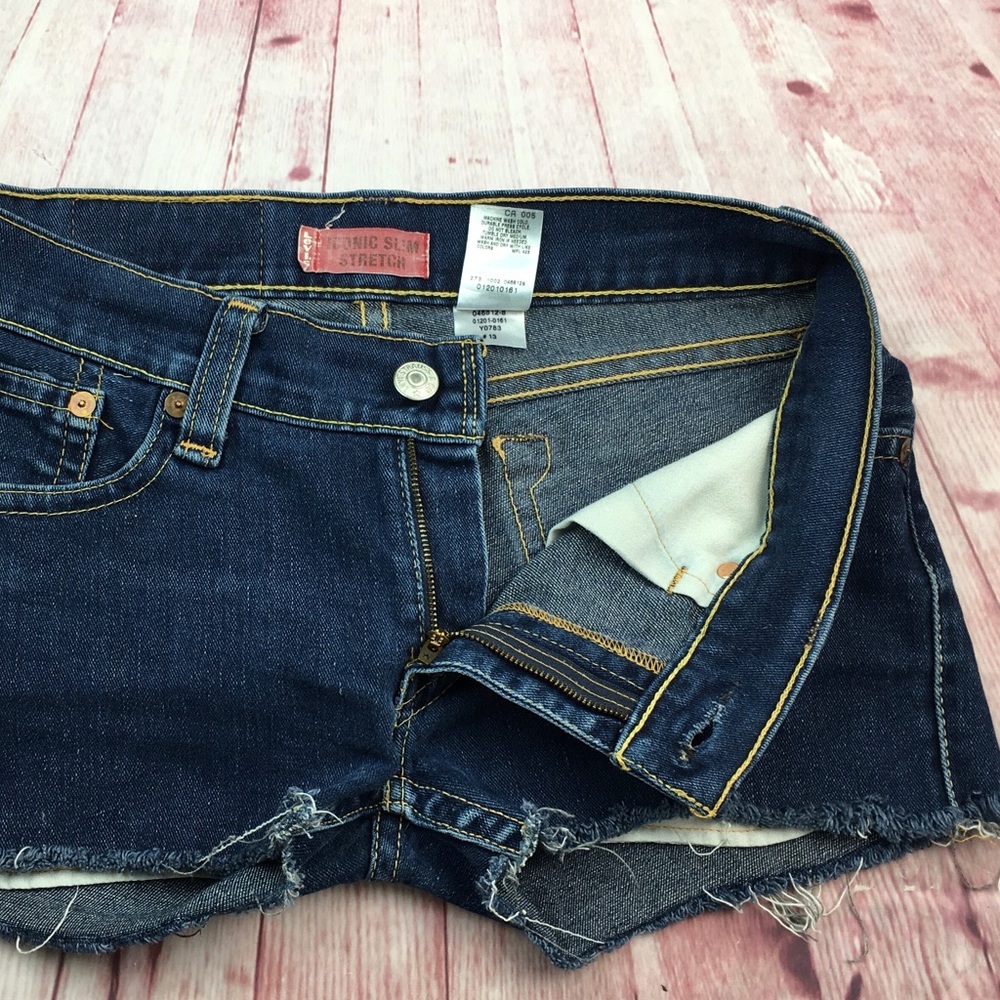 Levi’s Iconic Stretch Denim Cutoffs Size 30 - Gem